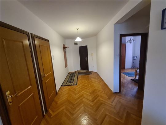 Stan,Novi Sad,Centar,kv: 85.00, € 210000, ID: 1000
