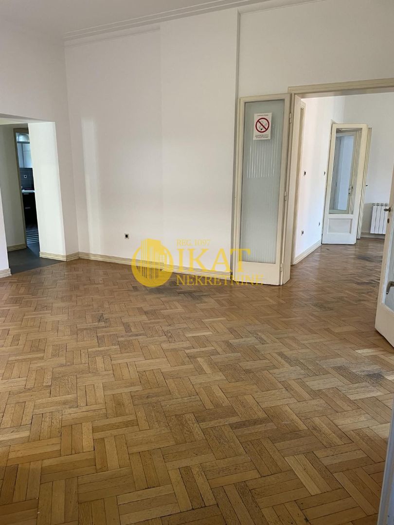 Senjak, salonski stan, 113m2 + dvorište ID#13628 430.000 €