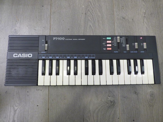 Sintisajzer CASIO  PT-100