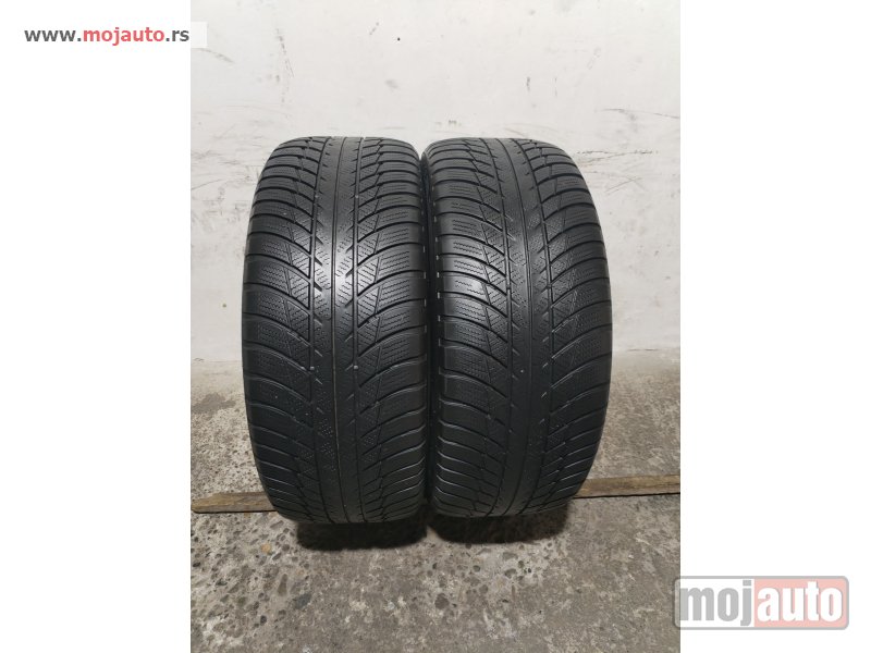 3421. Gume BRIDGESTONE 18-ice, ZIMSKE 225/45, Šara 5,2 mm, DOT 3422