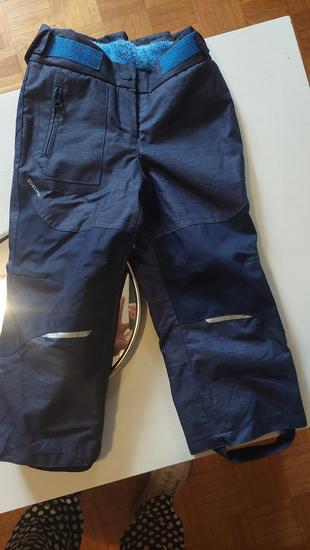 pantalone skafander 3-4 godine nove