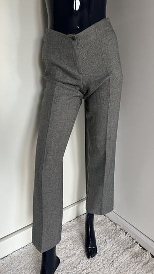 Orsay prelepe poslovne pantalone na crtu XS