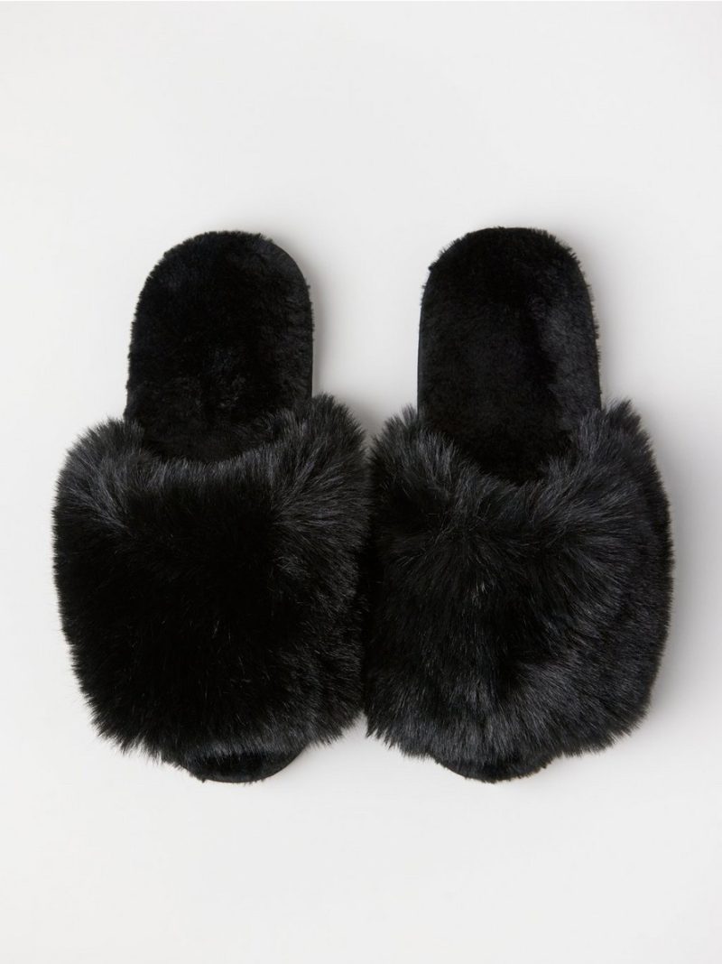 Papuce – Slippers in faux fur