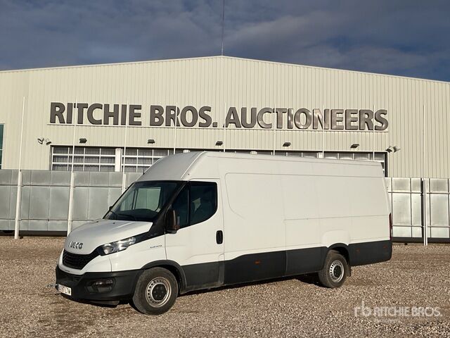 Prodaje se IVECO Daily 35S16 minibus furgon na aukciji