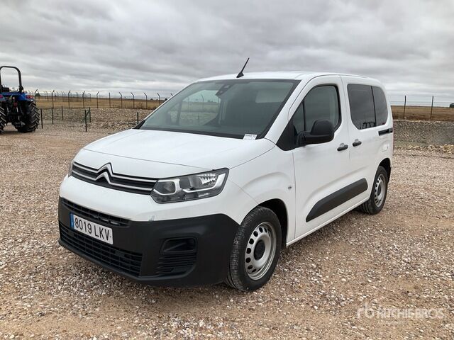 Prodaje se Citroen Berlingo laki furgon na aukciji