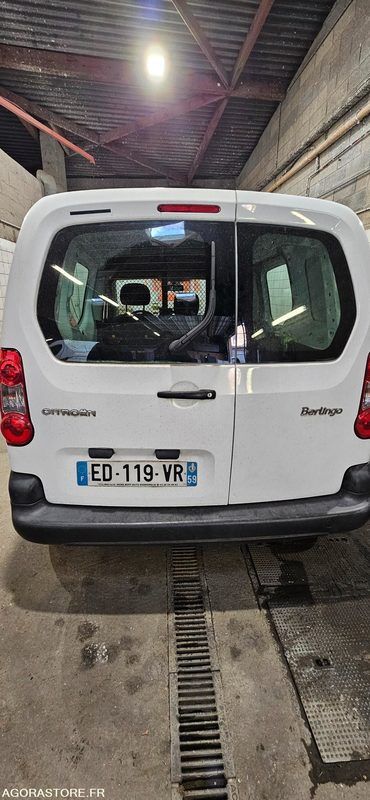 Prodaje se Citroen Berlingo 1.6 laki furgon na aukciji