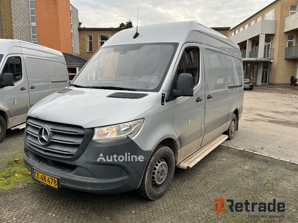 Prodaje se Mercedes-Benz Sprinter minibus furgon na aukciji