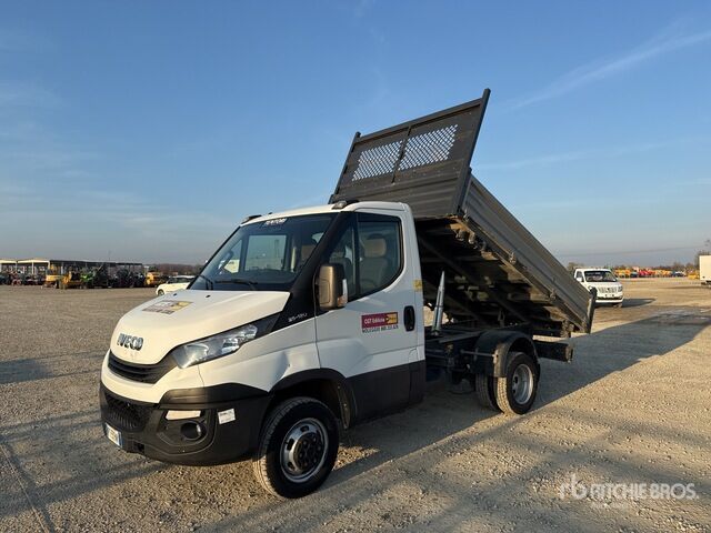 Prodaje se IVECO Daily 35-120 kamion kiper < 3.5t na aukciji