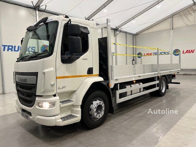 DAF LF 220 kamion s ravnom platformom