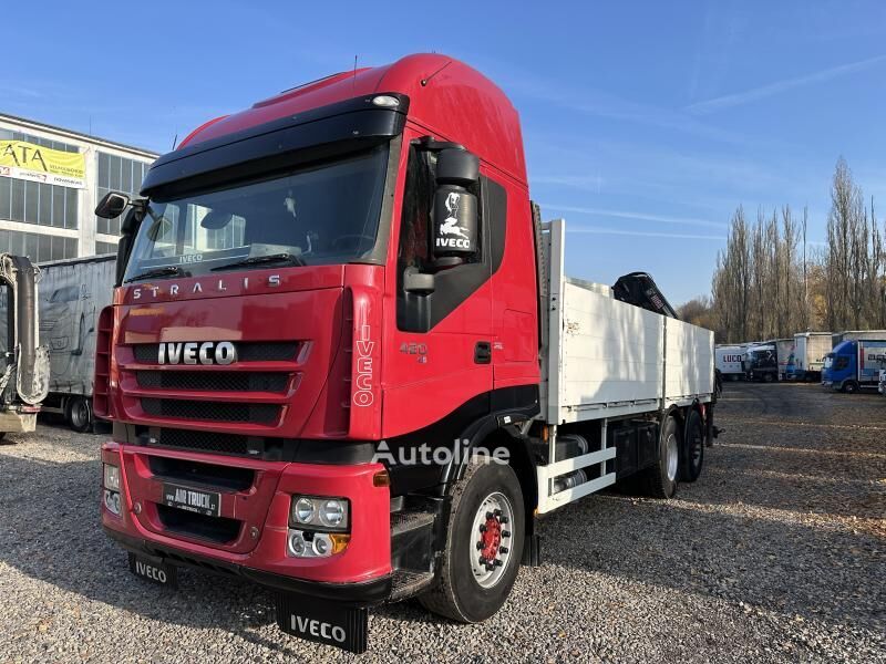 IVECO Stralis 420 6x2 HIAB166B-3 AUTOMAT E5 kamion s ravnom platformom