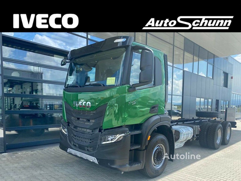 Novi IVECO X-Way AD300X42Z HR kamion šasija