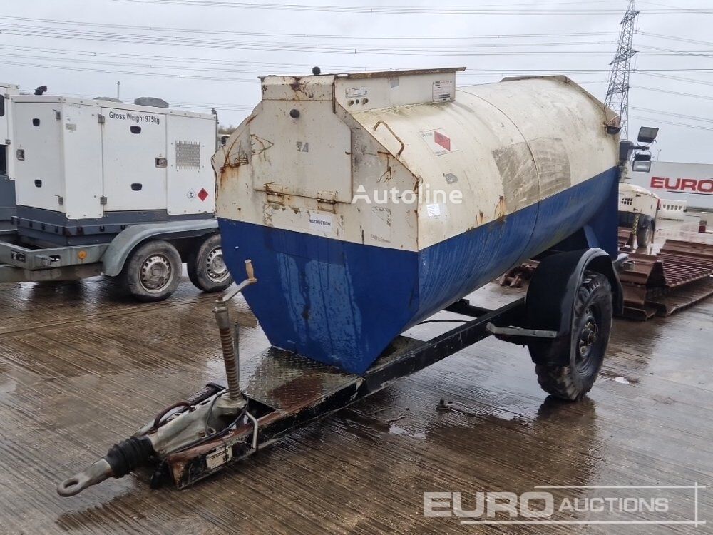 Prodaje se Main 2000 Litre cisternu za goriva i maziva na aukciji