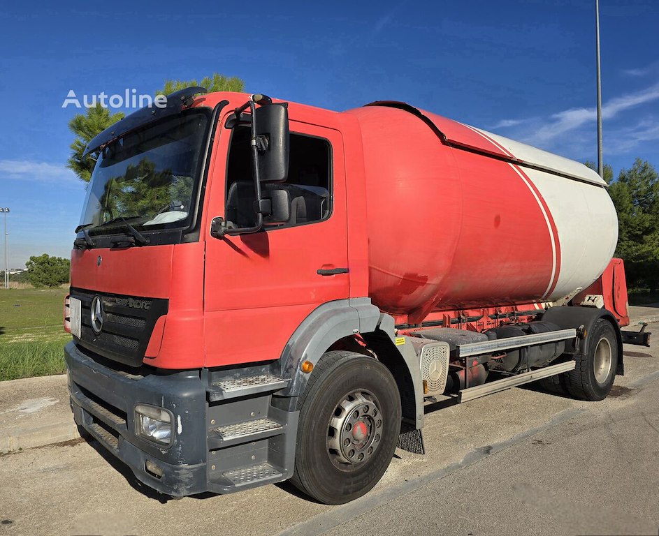 Mercedes-Benz Axor 1823 kamion za transport gasa