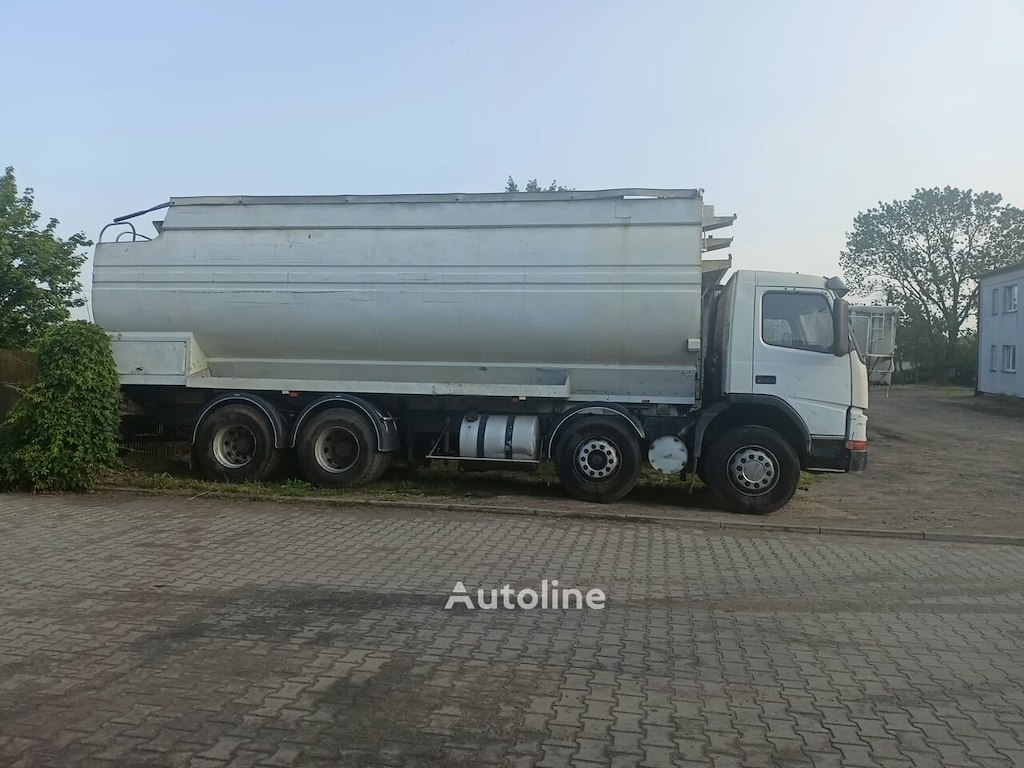 Volvo FM380 vozilo za stočnu hranu