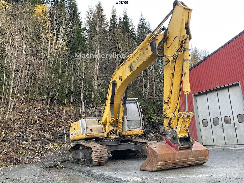 New Holland E265 bager guseničar