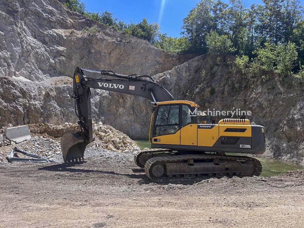 Volvo EC220D bager guseničar