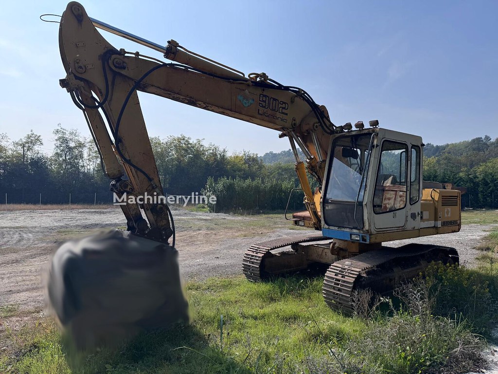 Liebherr R902 bager guseničar