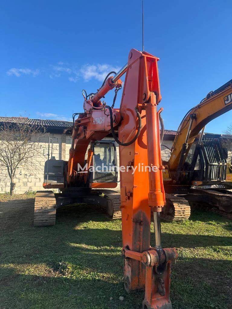 Hitachi ZAXIS 210LC bager guseničar po rezervnim delovima