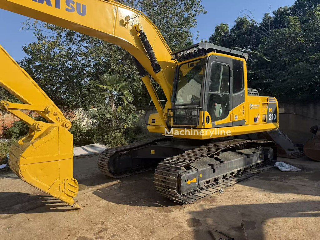 Komatsu PC210-8 bager guseničar