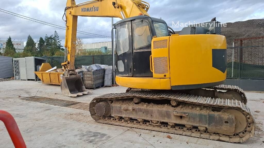 Komatsu PC 228 bager guseničar