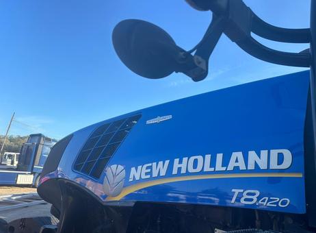 Mašina New Holland T8 autoc Najprodavaniji Prodat