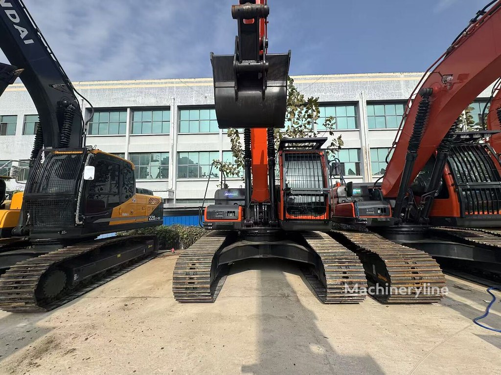 Doosan DX300LC-9S bager guseničar