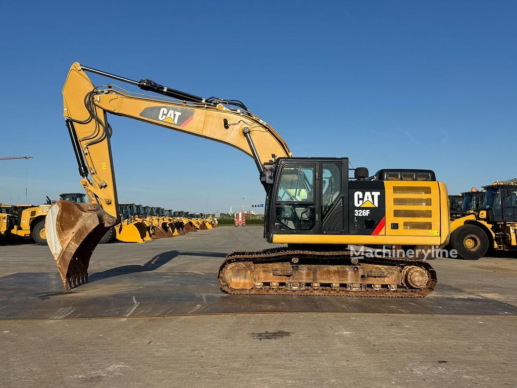Caterpillar 326FL bager guseničar
