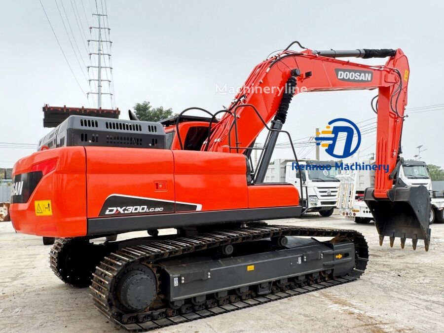Doosan DX300 bager guseničar