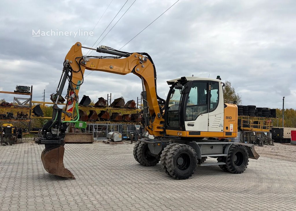 Liebherr A910 Compact bager točkaš