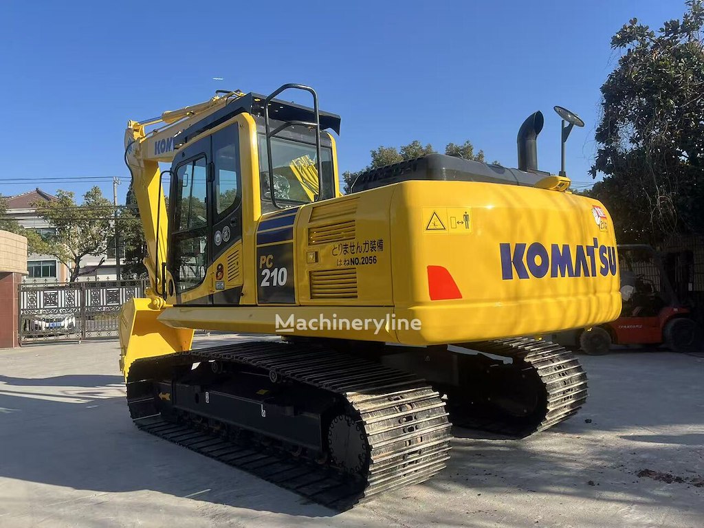 Komatsu PC210 bager guseničar