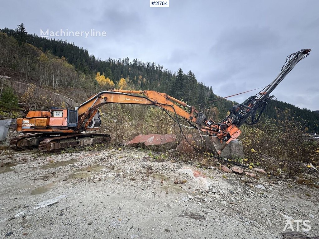 Hitachi Ca 1988 Hitachi FH220LC graver selges som rep.objekt. Ikke kjørb bager guseničar