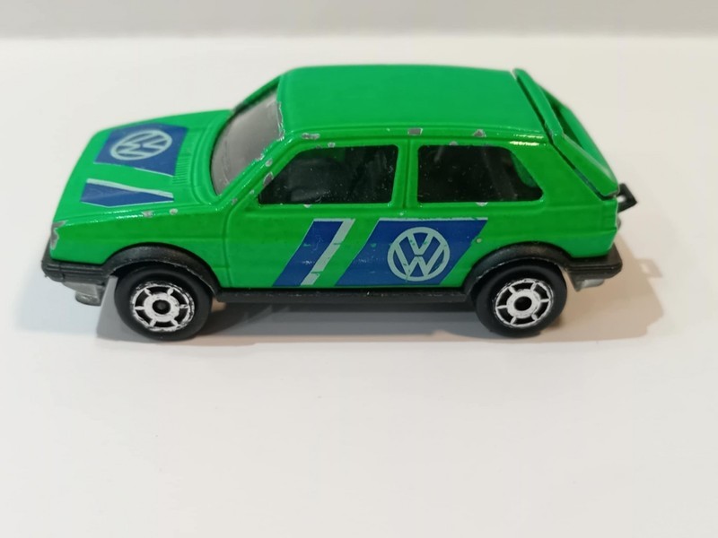 VOLKSWAGEN GOLF GTI N 235 - MAJORETTE N 235.
