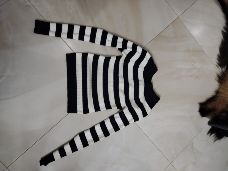 Zara L vel sa etiketom teget bela