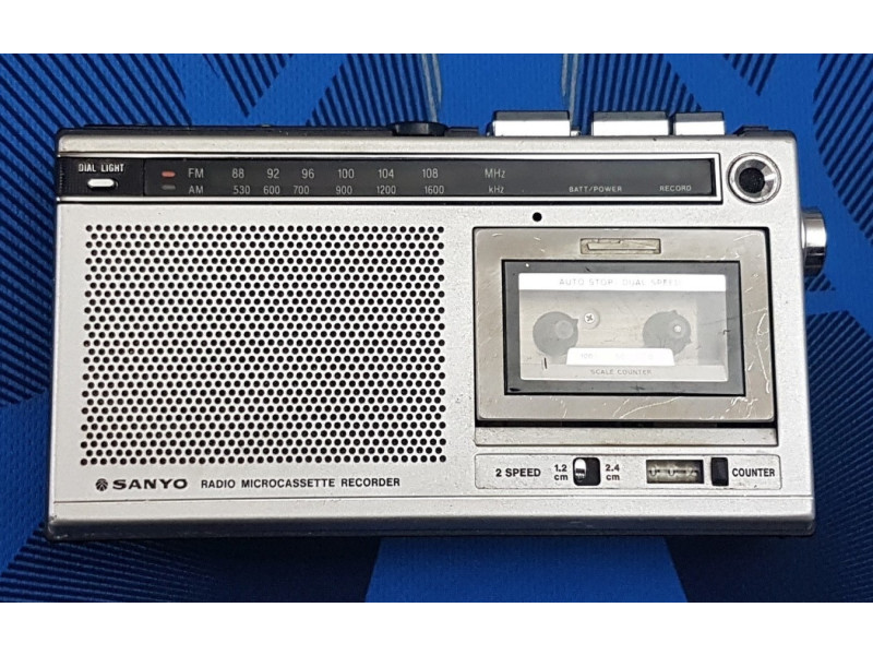 SANYO radio microcassette record M5850F