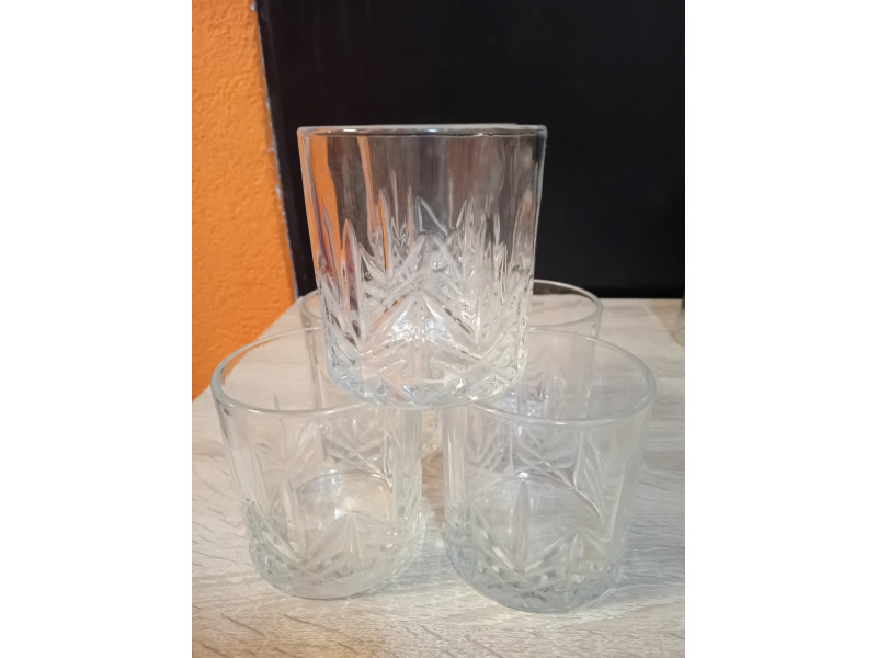 SET OD 6 KOMADA ČAŠA ZA VISKI ● TOP CENA!