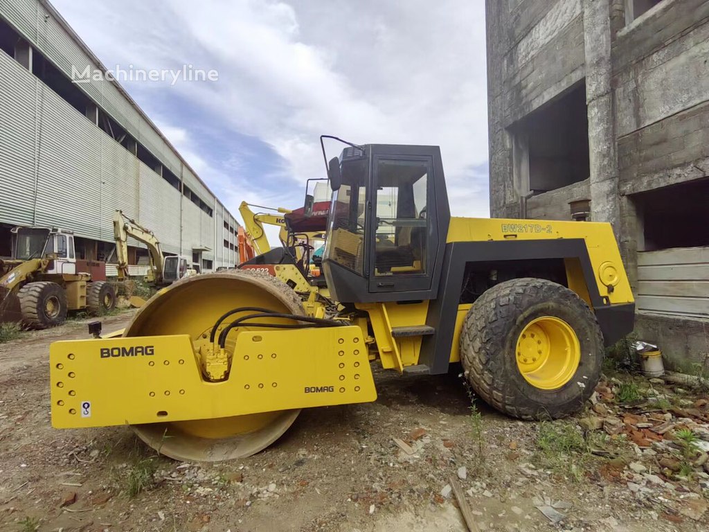BOMAG BW217 kompaktor s jednim valjkom