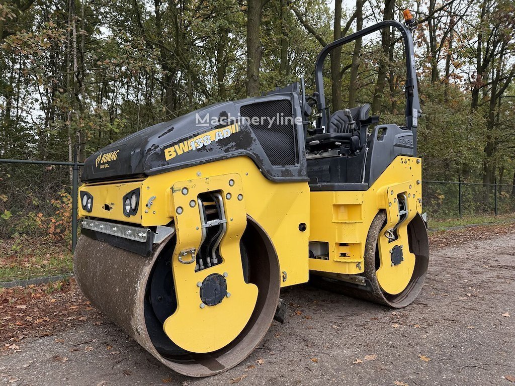 BOMAG BW138AD-5 mali valjak