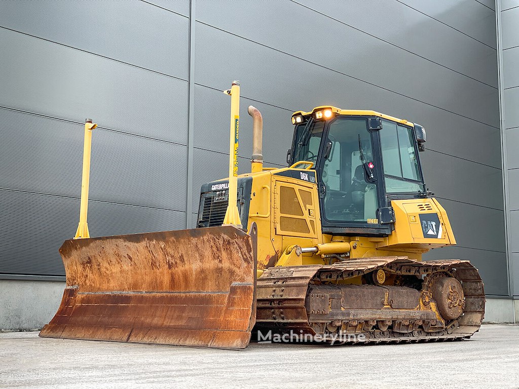 Caterpillar D6K buldožer