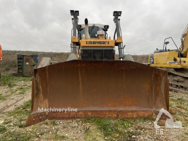 Liebherr PR 746 L buldožer