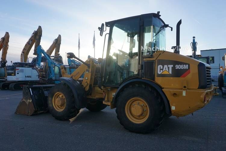 Caterpillar 906M prednji utovarivač