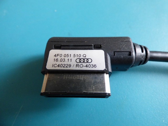 AUDI 4F0051510Q - MMI adapter kabl za USB