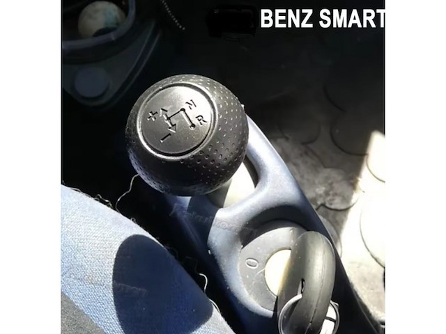 Auto rucica menjaca Mercedes Benz Smart Fortwo 450 auto