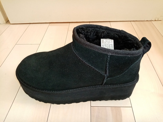 UGG vrhunske zenske kozne cizme 39 NOVO