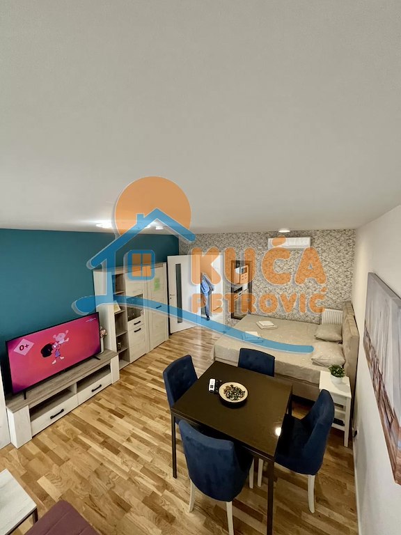 četvorosoban stan, 88 m2, Centar, Prvomajska ID: i-013733