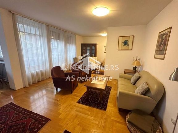 Vračar, Kalenić pijaca, 4.0 stan, 117m2, 1200 EUR