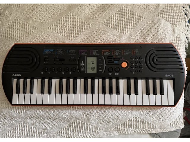 Casio SA-76 mini klavijatura (44 dirke)