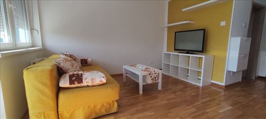 Prostrana garsonjera - Jugovićevo (25.11.2025)