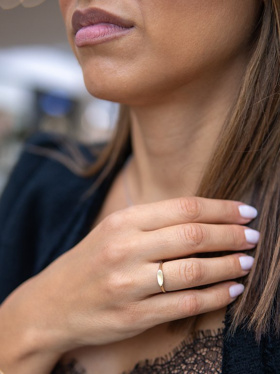 Zlatni 9AM prsten – Oval signet ring