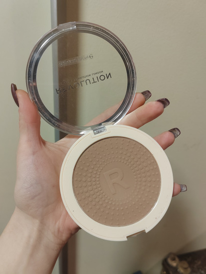 REVOLUTION mega bronzer 1 COOL
