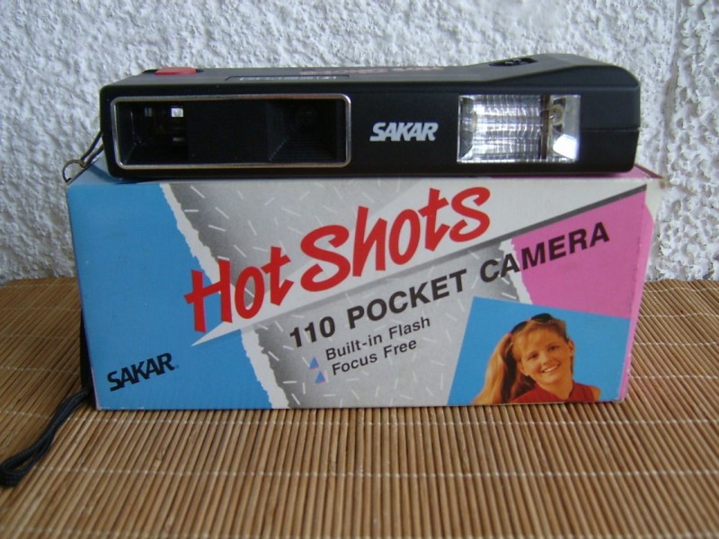 Vintage SAKAR Hot Shot 110 Pocket Camera